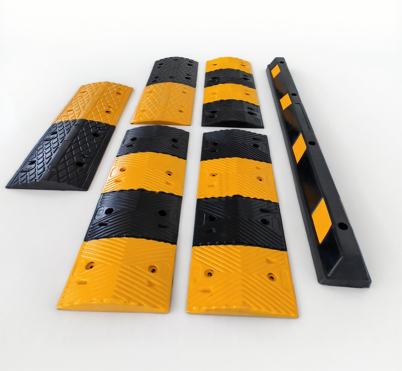Heavy Duty Rubber Speed Bump for Secure Parking & Traffic Control