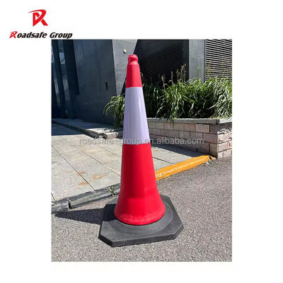 Construction Car Parking Cones 39in 100cm Reflective PE Custom Safety Cones
