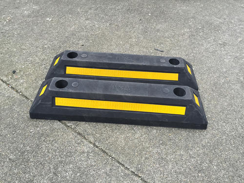 Rubber Wheel Stopper for Parking and Road Safety